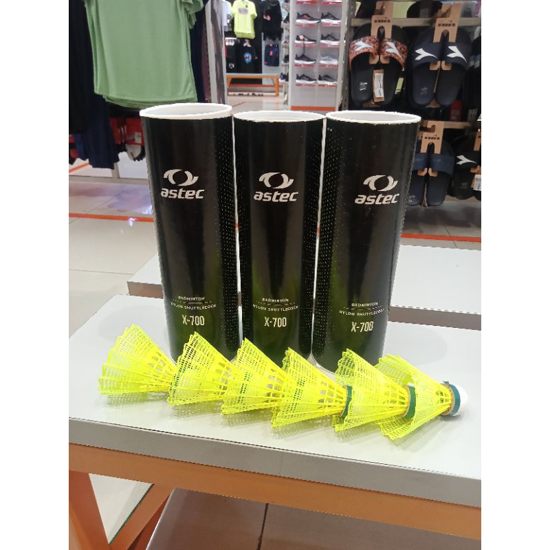 Jual SHUTTLECOCK ASTEC BADMINTON NYLON X-700 | Shopee Indonesia