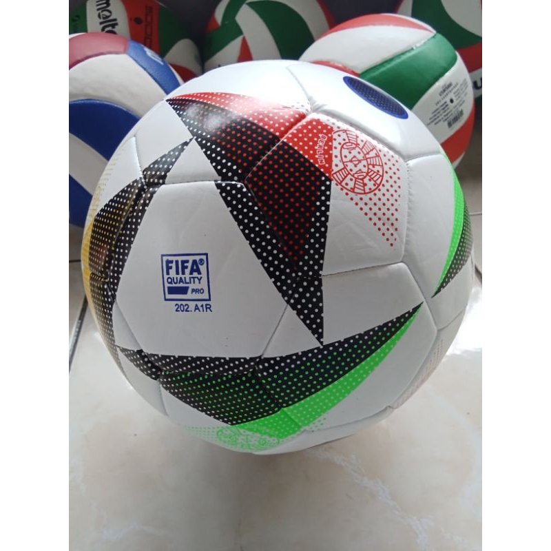 Jual BOLA SEPAK NO 5, POOTBALL IMPORT | Shopee Indonesia