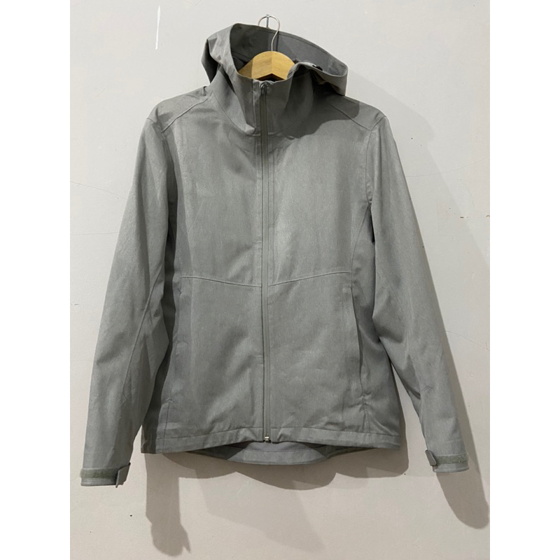 Jual Uniqlo blocktech Grey Original | Shopee Indonesia