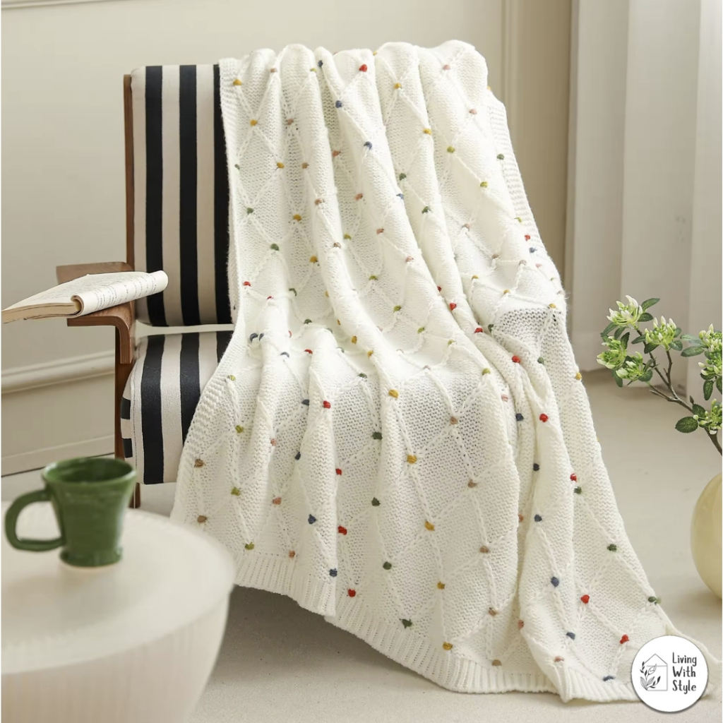 Jual Living With Style - Dotted Design Knitted Blanket / Selimut Rajut ...