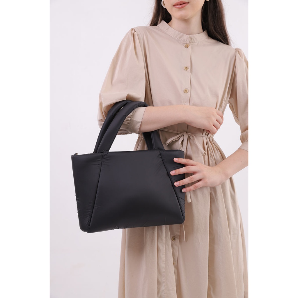 Jual Berrybenka - Tas Tote Bag Pillow Sofia Remaila Puffy Tote Bag ...