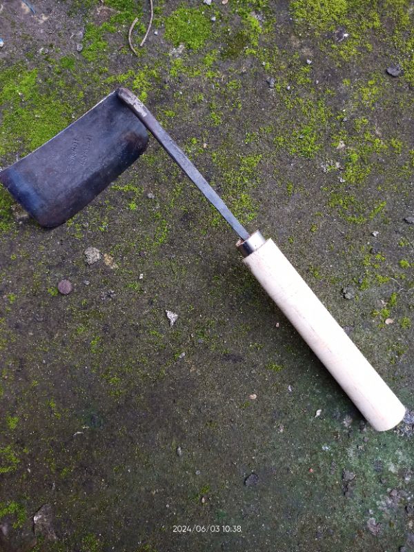 Jual TENGKUIT / KORET / GATHUL / ALAT MEMBERSIHKAN RUMPUT | Shopee ...