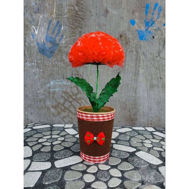Jual bunga pompom,bunga Desember,daur ulang plastik kresek/daur ulang ...