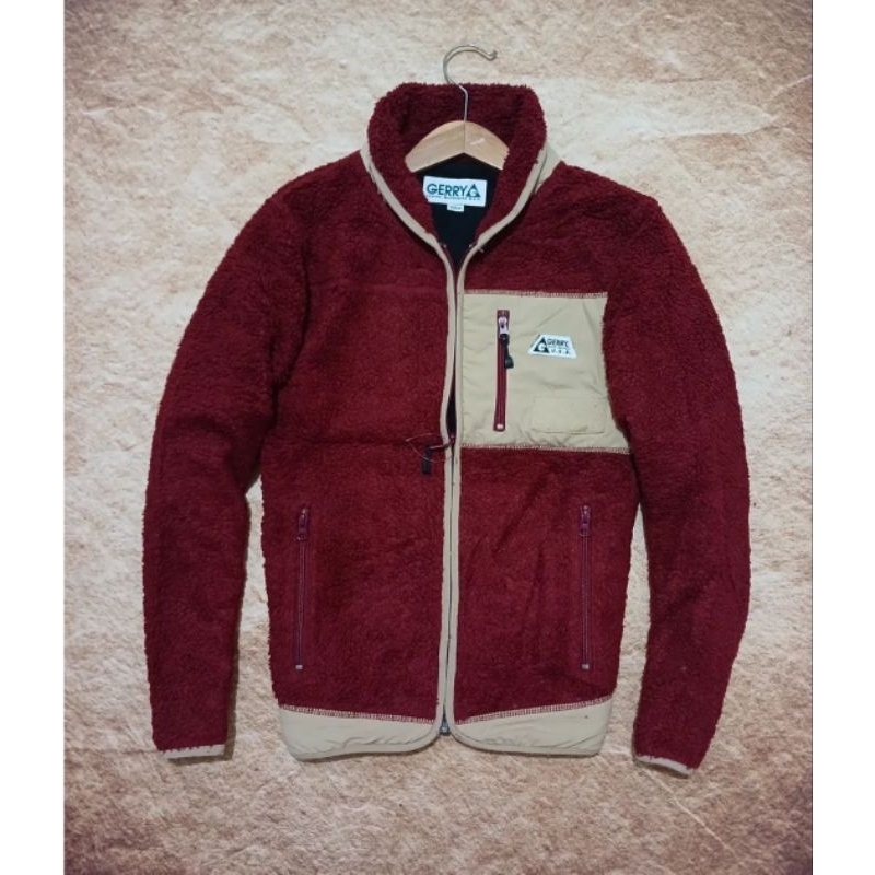 Jual jaket gerry usa full serpa warna marun cakep bekas/second/preloved | Shopee Indonesia