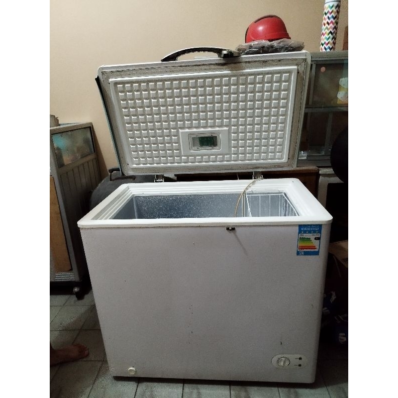 Jual Sanken Chest Freezer 300 liter Second | Shopee Indonesia