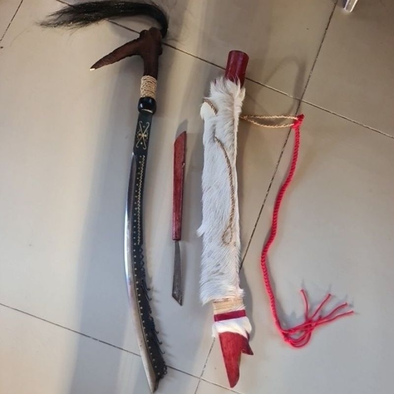 Jual Mandau SUKU DAYAK KALIMANTAN mandau jimpol ukir Merah mandau ...