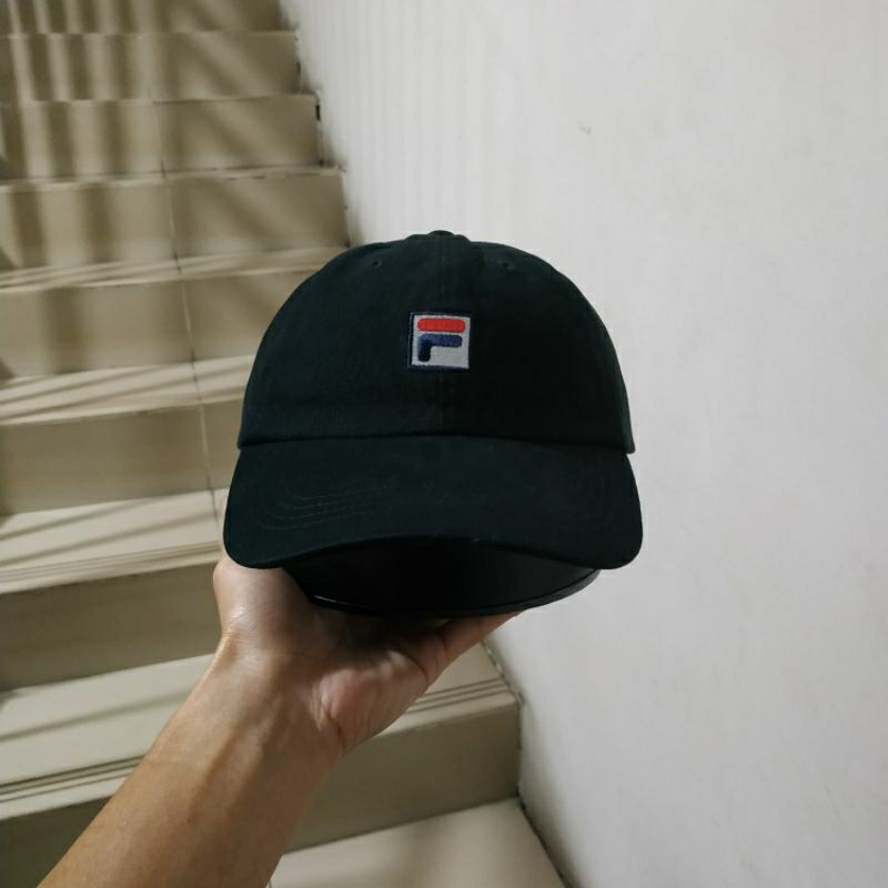 Jual TOPI 𝙎𝙄𝙈𝙋𝙇𝙀 𝘾𝘼𝙋 / FILA ORIGINAL / TOPI BRANDED PRIA WANITA ...