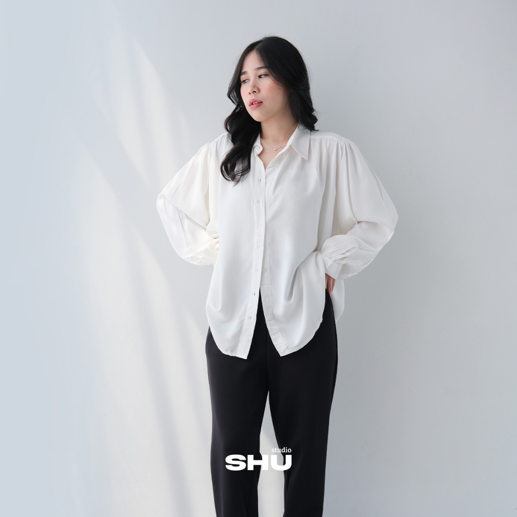 Jual Julia Top [Shu Studio] Kemeja Wanita Ruffle Lengan Panjang | Shopee Indonesia