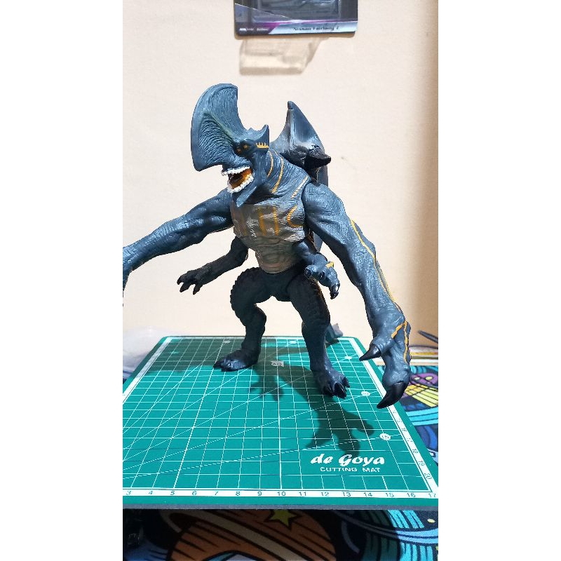 Jual figure kaiju trespasser pacific rim loose | Shopee Indonesia