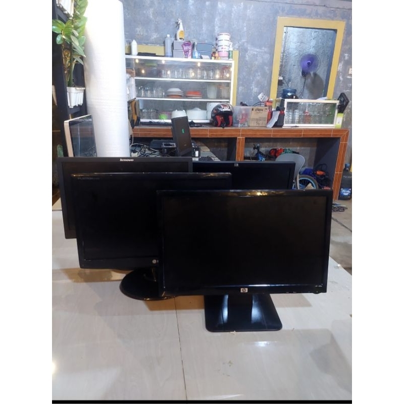 Jual Monitor LCD 19 Inci lengkap kabel Super mulus Oberal MUrah ...