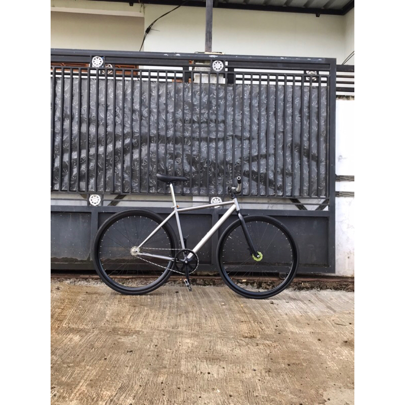Jual Sepeda Fixie Soloist 02 size 46/47 Doltrap | Shopee Indonesia