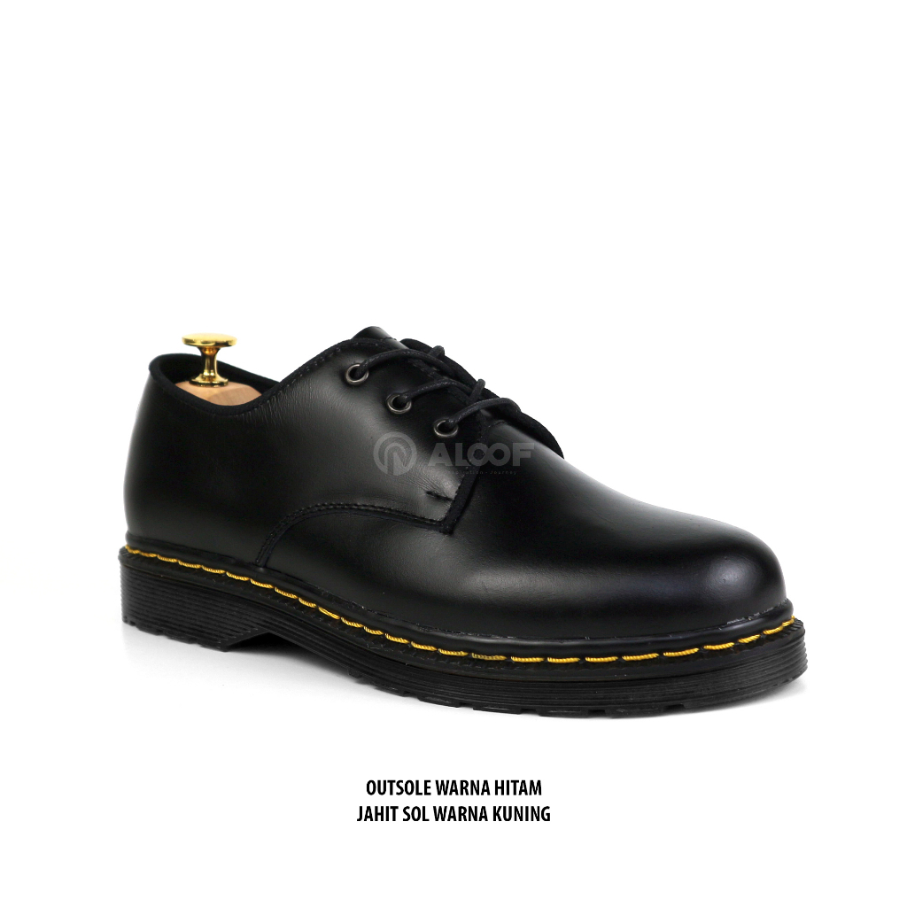 Jual Sepatu Docmart Low Boots Pria Smootth Hole Classic Smoots Leather ...