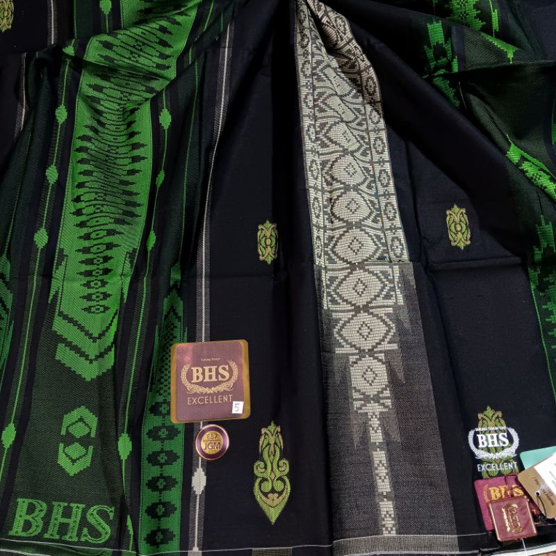 Jual SARUNG BHS EXCELLENT GOLD E57 JGM 5 HITAM JACQUARD | Shopee Indonesia