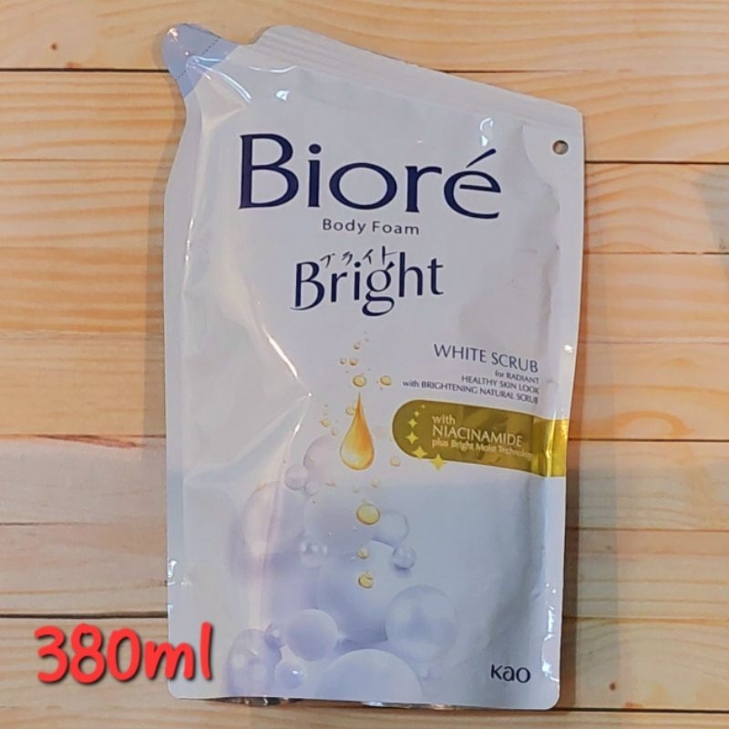 Jual Biore Body Foam BRIGHT White Scrub 380ml | Shopee Indonesia