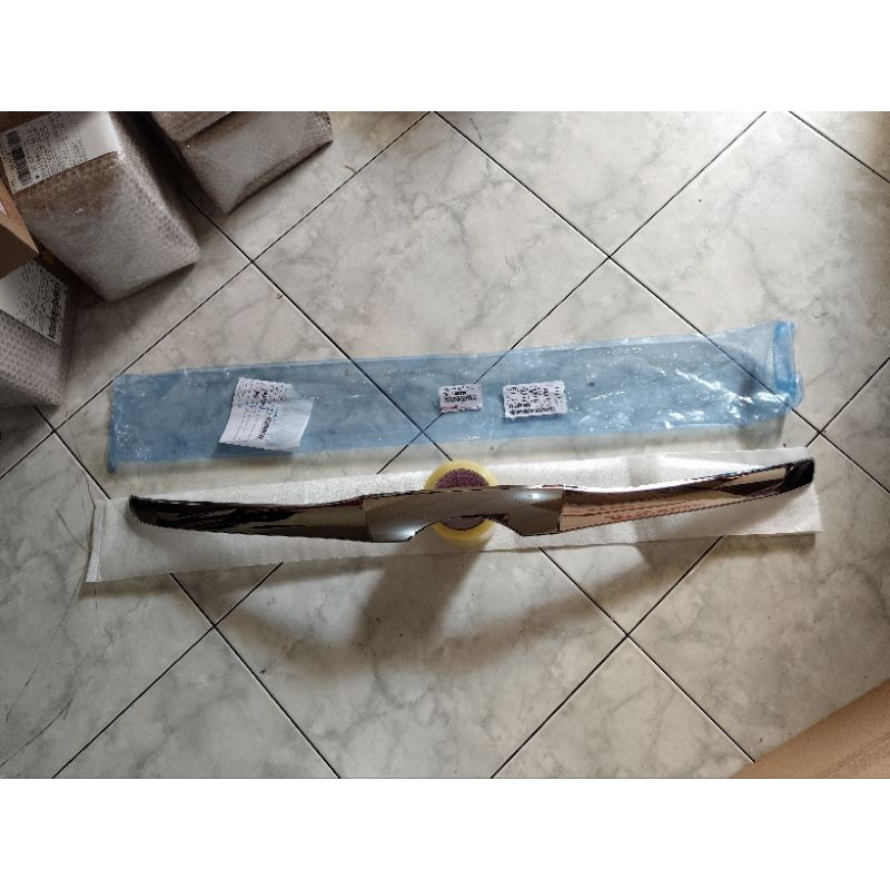 Jual list lis kap mesin innova 2012 2013 2014 2015 ori | Shopee Indonesia