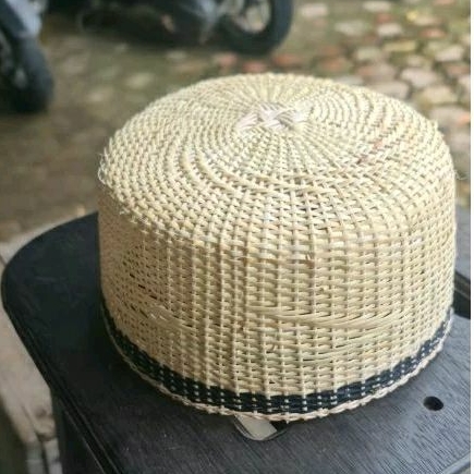 Jual kopiah Rotan peci Bulat rotan Khas Rotan .kopiah Asli Kalimantan ...