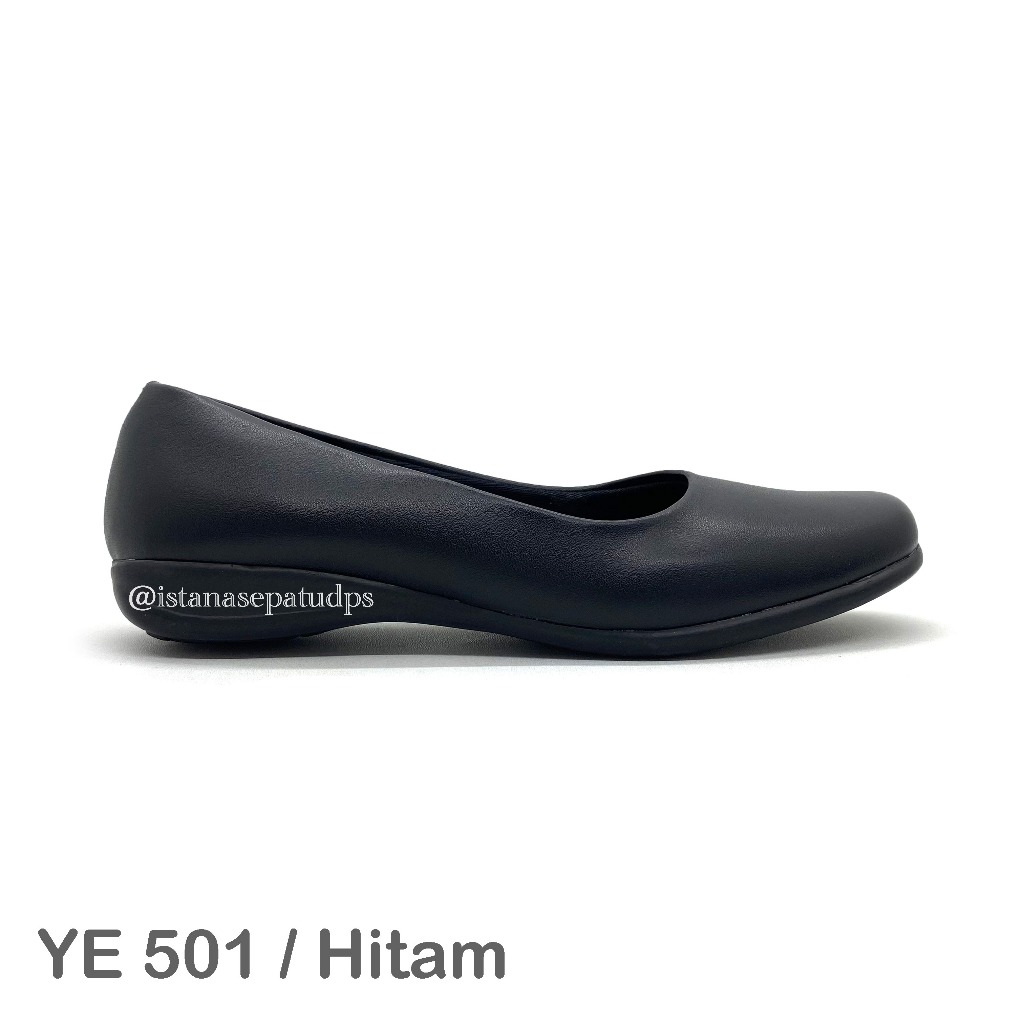 Jual Sepatu Perawat Pantofel Wanita Yumiko YE 501, Hitam & Putih, Flat ...