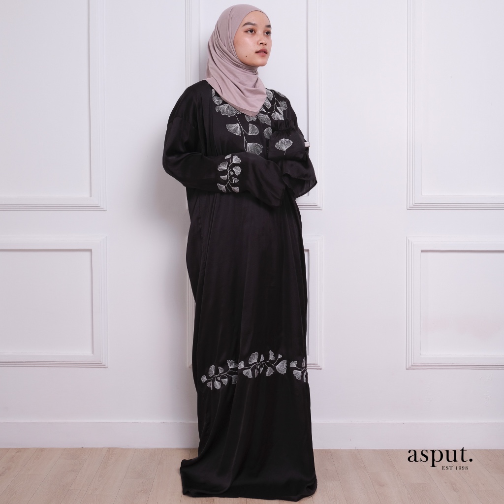 Jual ASPUT - Black Sateen Mukena Abaya Traveling Series by Aprilia ...