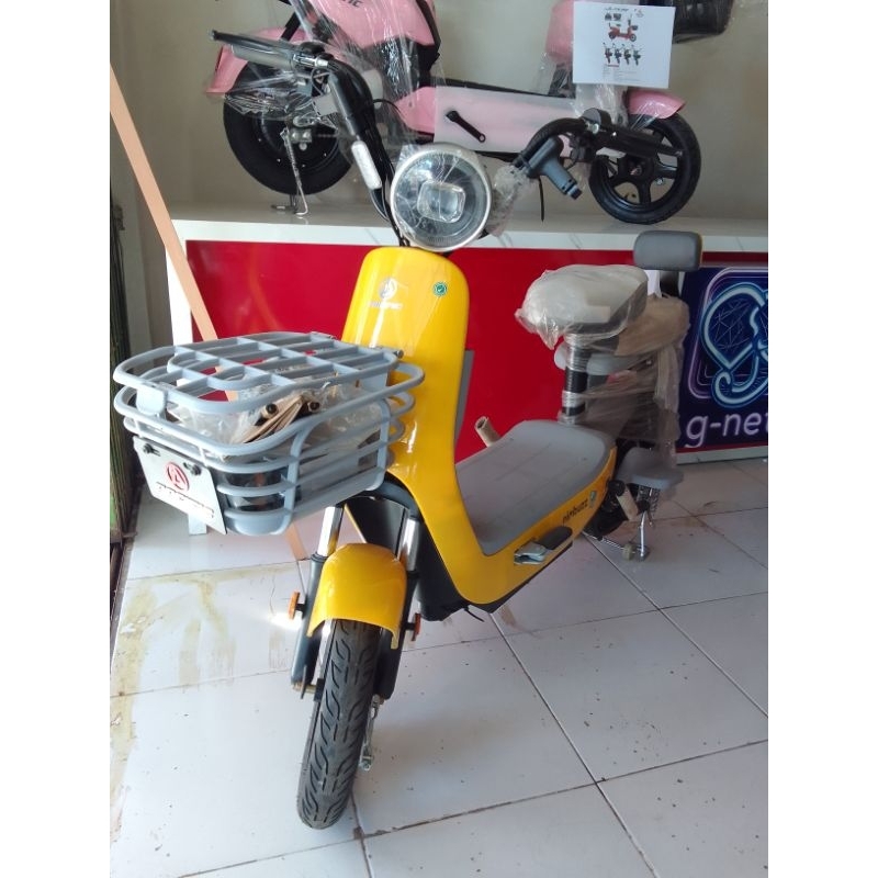 Jual sepeda listrik kuning merk nimbuz awet bagus pasific nimbuz ...