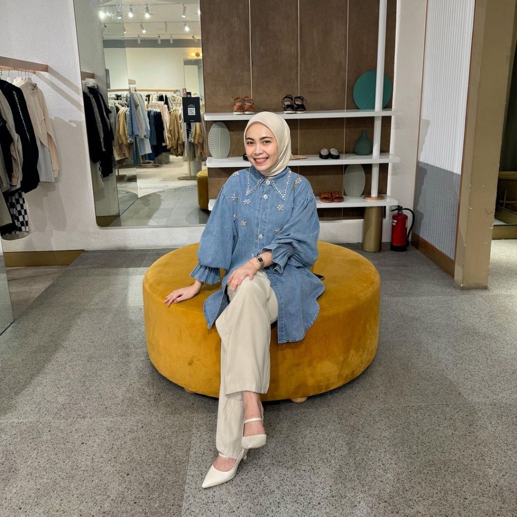 Jual Be.gracious-Kemeja jeans payet / jeans wanita payet / kemeja denim ...