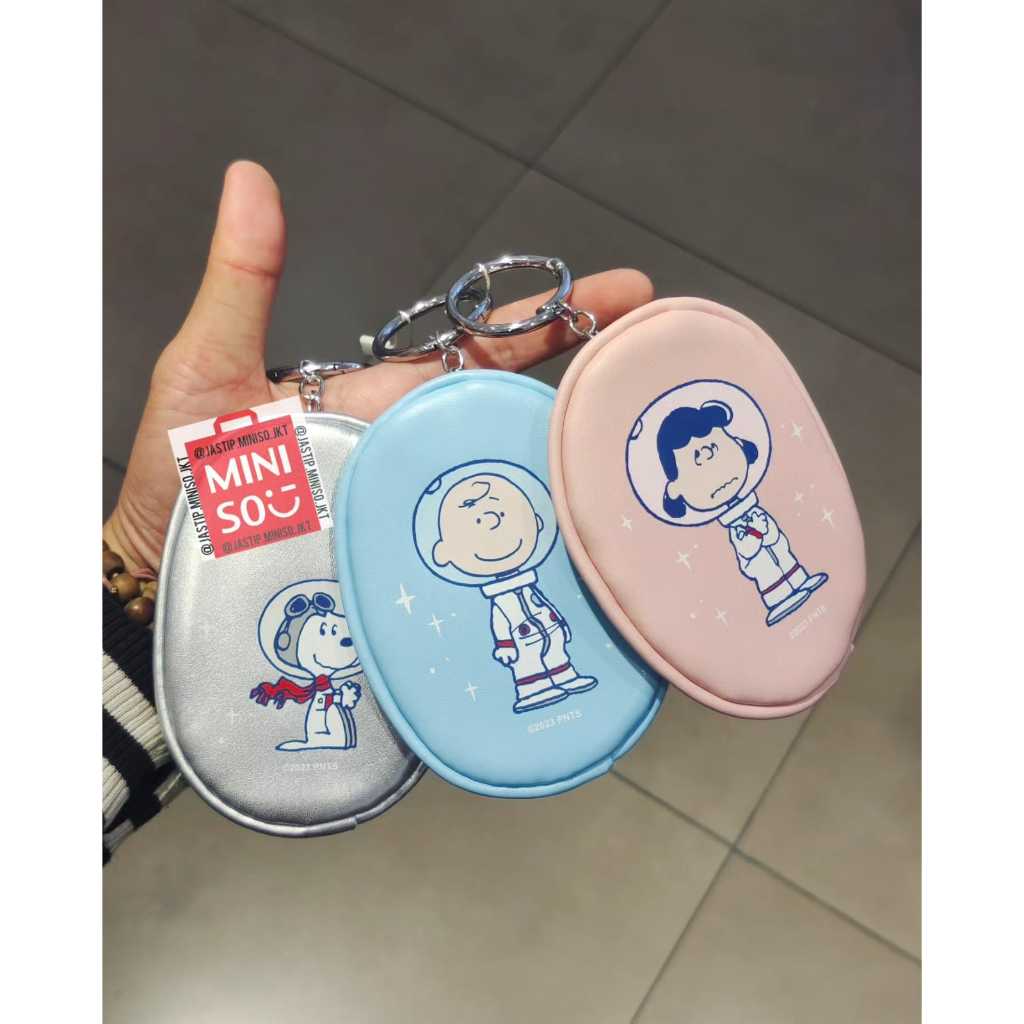 Jual MINISO 🆕 Gantungan Kunci / Dompet Koin SNOOPY The Little Space ...