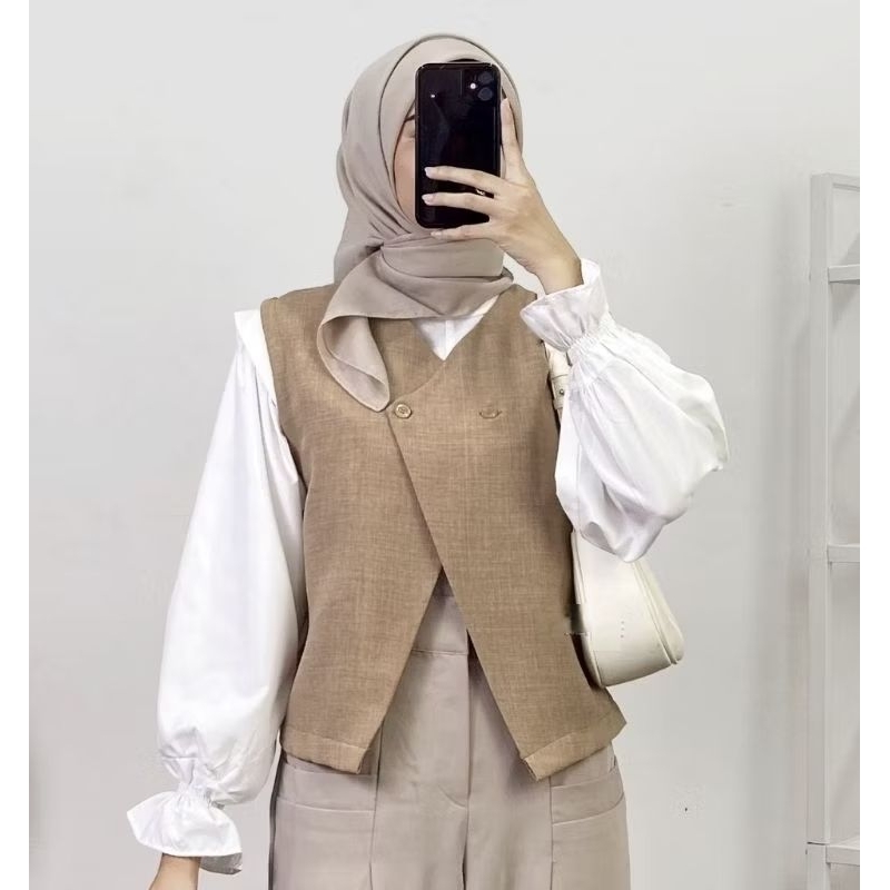 Jual Kimmy Vest Wanita Rompi Outer Basic Material Semi Woll Outfit Of ...