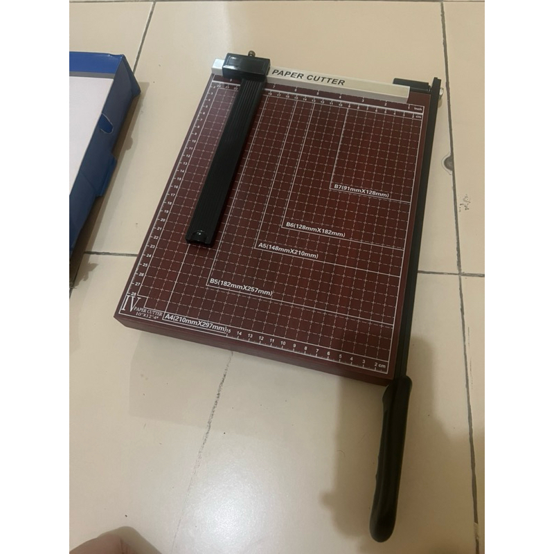 Jual Paper Cutter B4 A4+ A5 Besi Kayu Alat Potong Alat Pemotong Kertas ...