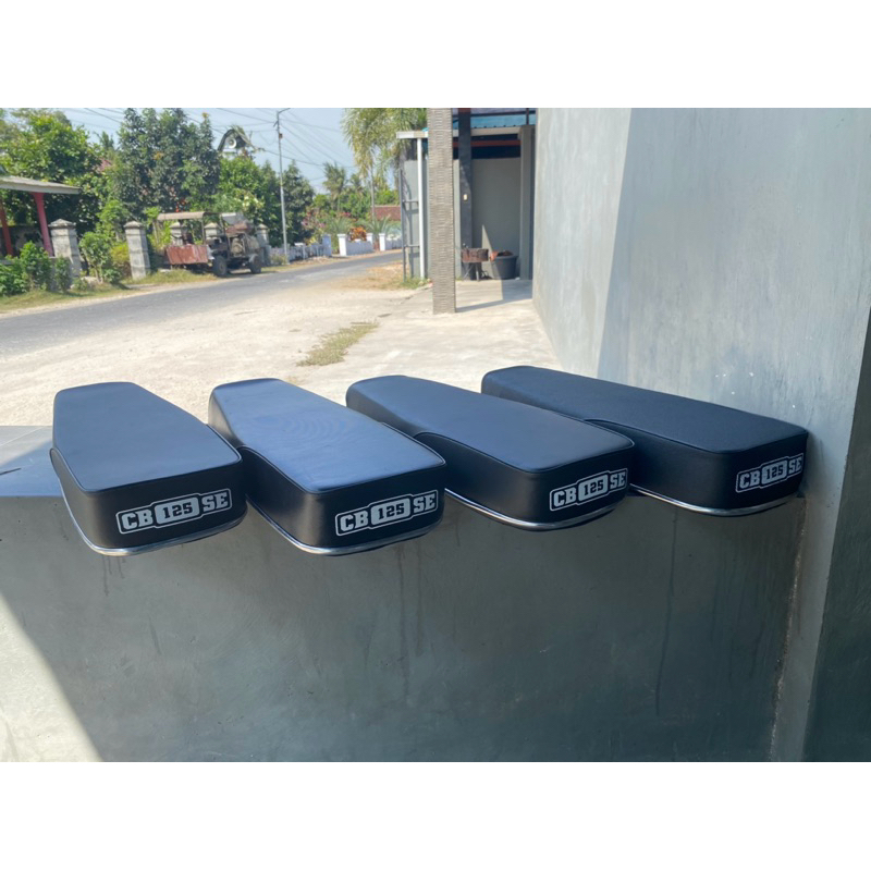 Jual jok cb125se downsize tinggi 9cm, jok cb 9cm sablon cb125se kulit halus /amplas /karbon ...