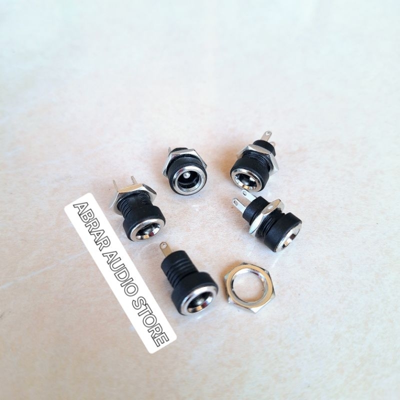 Jual SOKET DC 2 PIN BULAT BESI 2155 | Shopee Indonesia