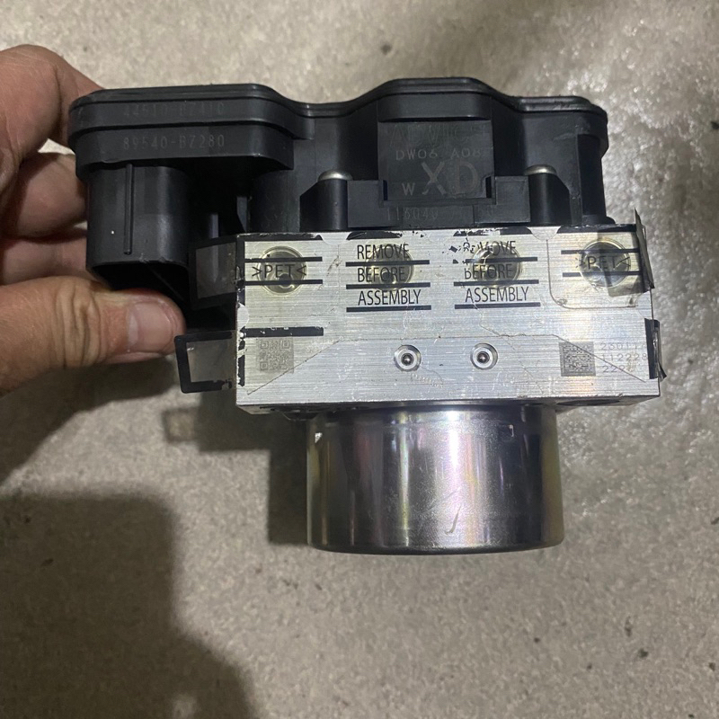 Jual 44510-BZ410 actuator modul abs rem avanza veloz xenia 2022 2023 ...