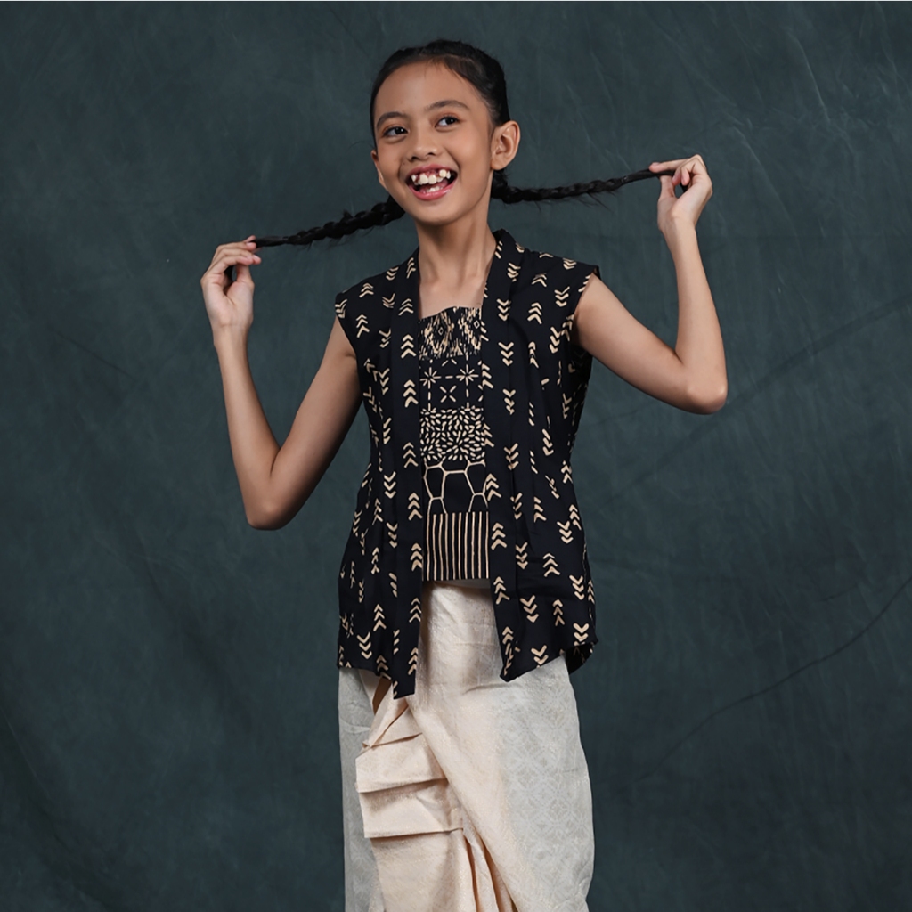 Jual NONA RARA - Kebaya Garut Sleeveless Black K0011, Baju batik kebaya ...
