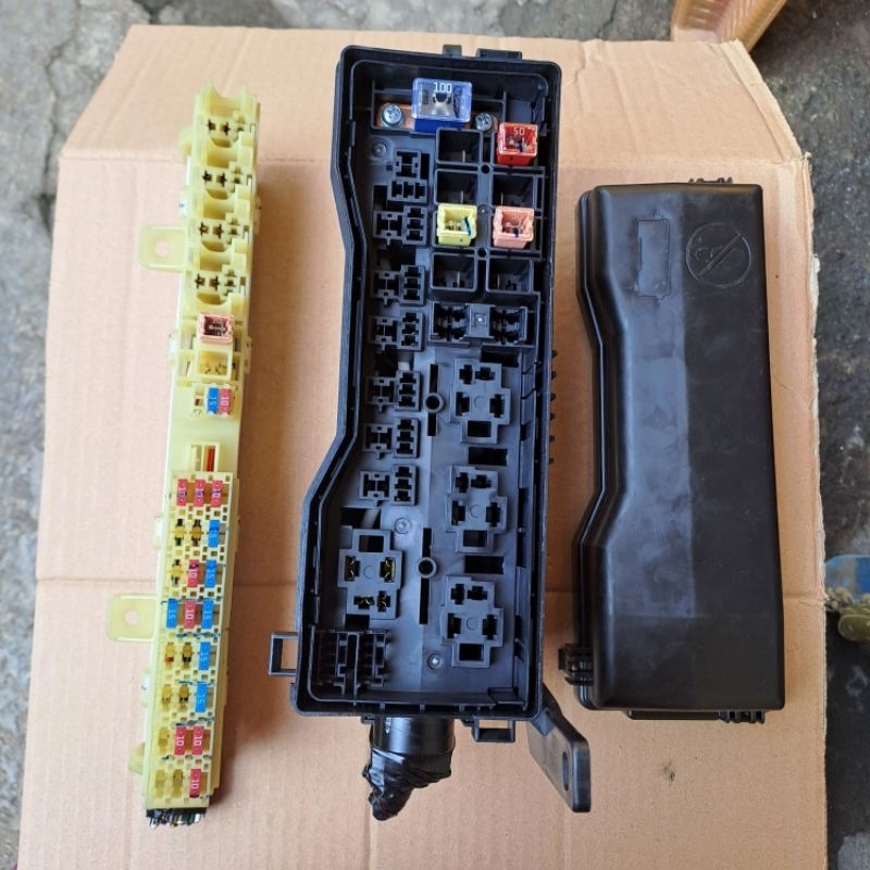 Jual Fuse box sekring Isuzu Elf New NHR, NKR turbo depan dan belakang ...