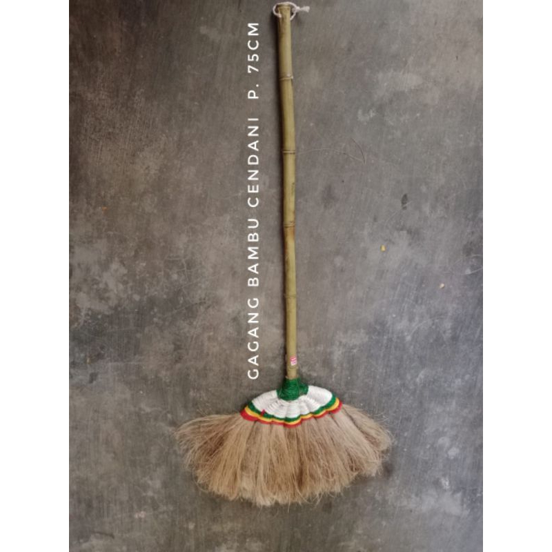 Jual sapu serabut kelapa gagang bambu cendani/ sapu murah / sapu khas ...
