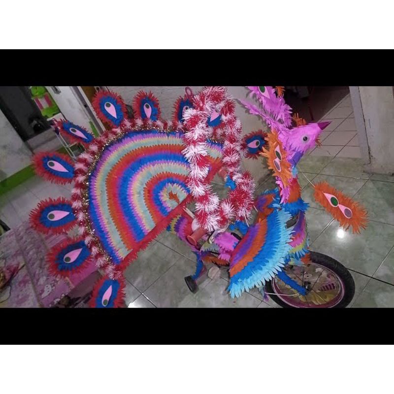 Jual sepeda hias karnaval merak kardus full hiasan (warna mix collour ...