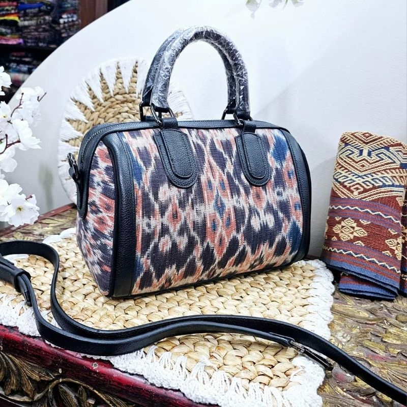Jual TAS HANDBAG WANITA KULIT ASLI TENUN NTT TAS ETNIK BUCAN | Shopee ...