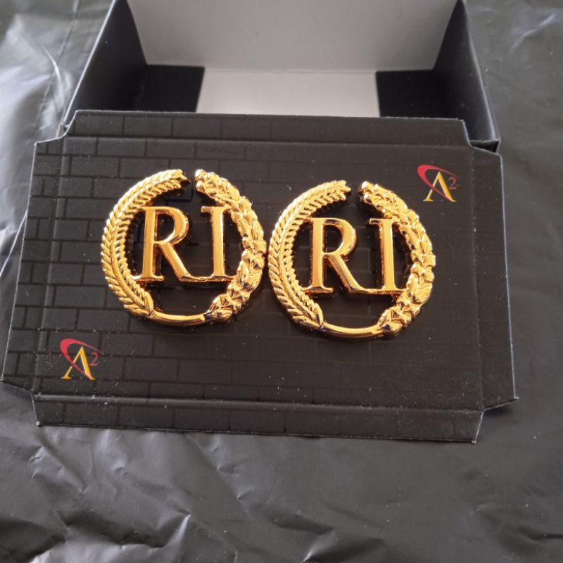 Jual super exlusive pin monogram ri unhan pin kerah | Shopee Indonesia