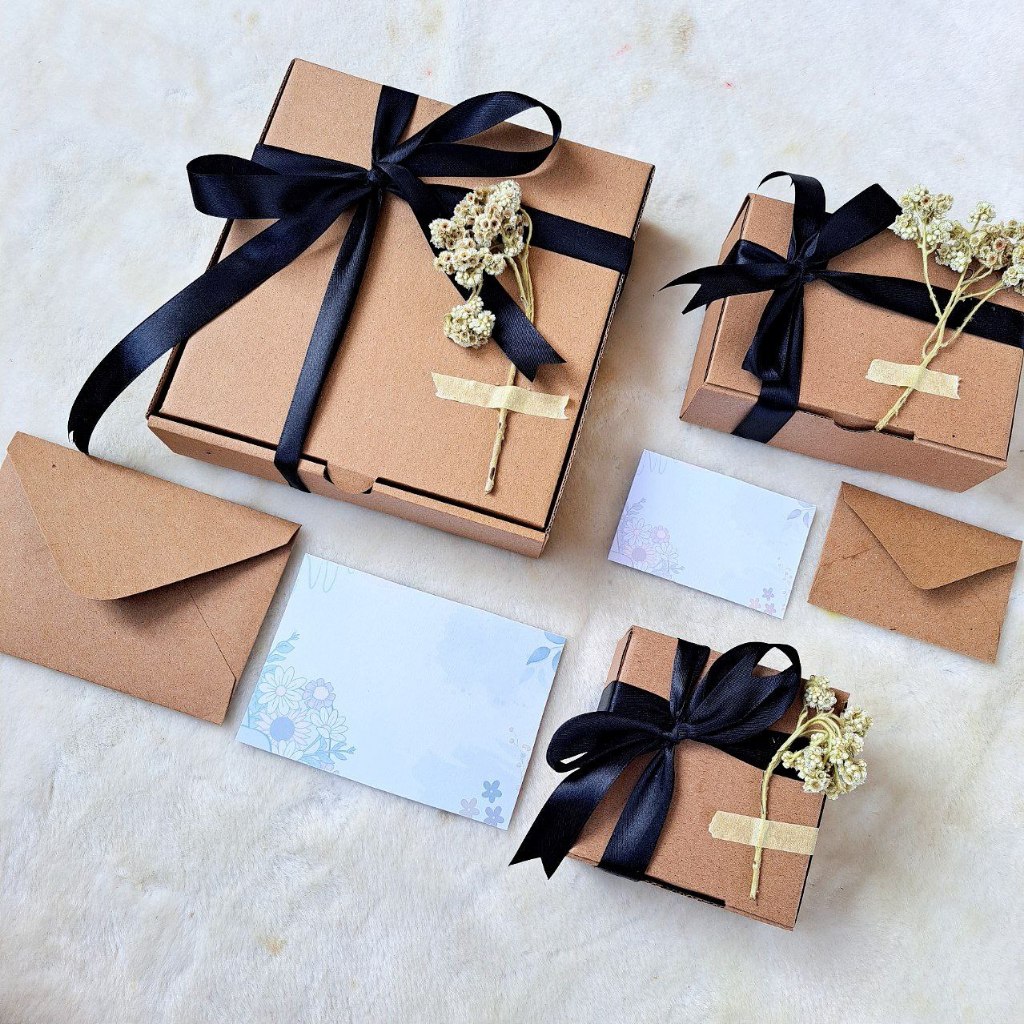 Jual part 2 Gift Box kotak kado ulang tahun pernikahan graduation free ...