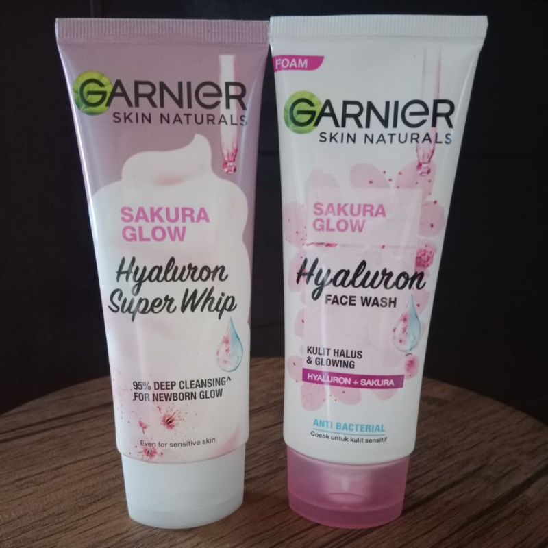 Jual Garnier Sakura Glow Hyaluron Face Wash 100 ml Sakura White ...