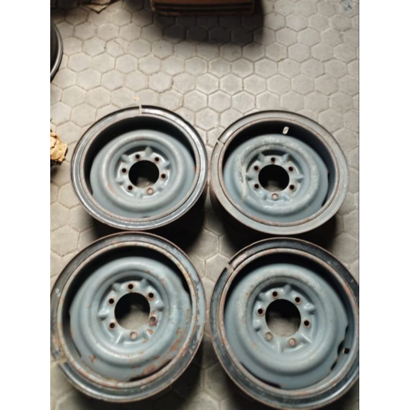 Jual velg kaleng besi oem original toyota hardtop bj40 split rims ...