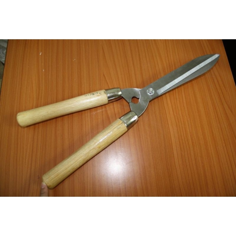Jual Gunting Rumput Gagang Kayu Taman Kebun Dahan Ranting Daun Pagar ...
