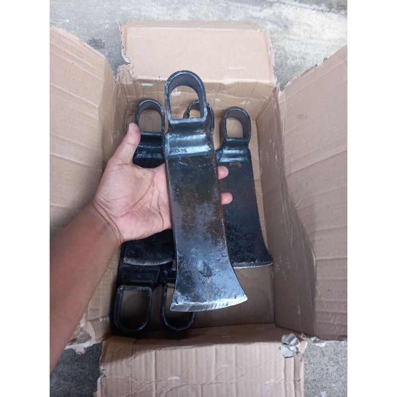 Jual ganco gancu cangkul kecil tanah asli per baja | Shopee Indonesia