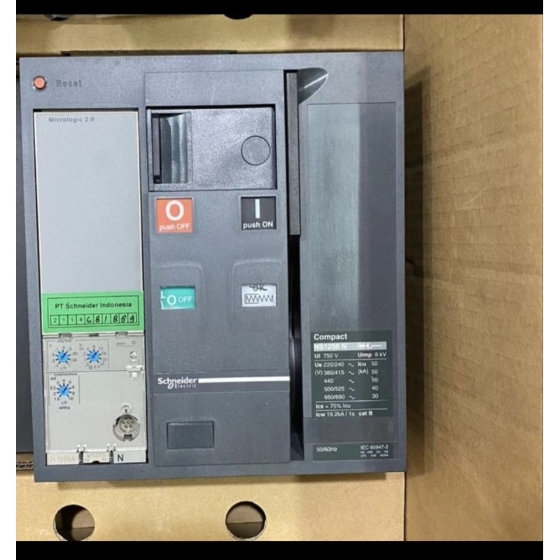 Jual SCHNEIDER MCCB 50KA NS1250N 3P 1250A MOTORIZED 33478E ORIGINAL ...