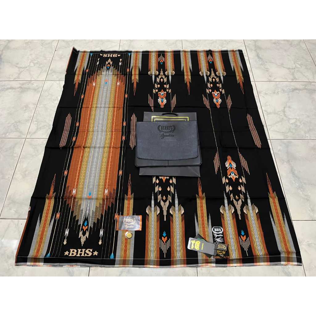Jual SARUNG BHS SGC SIGNATURE GOLD WARNA HITAM LIMITED EDITION | Shopee ...