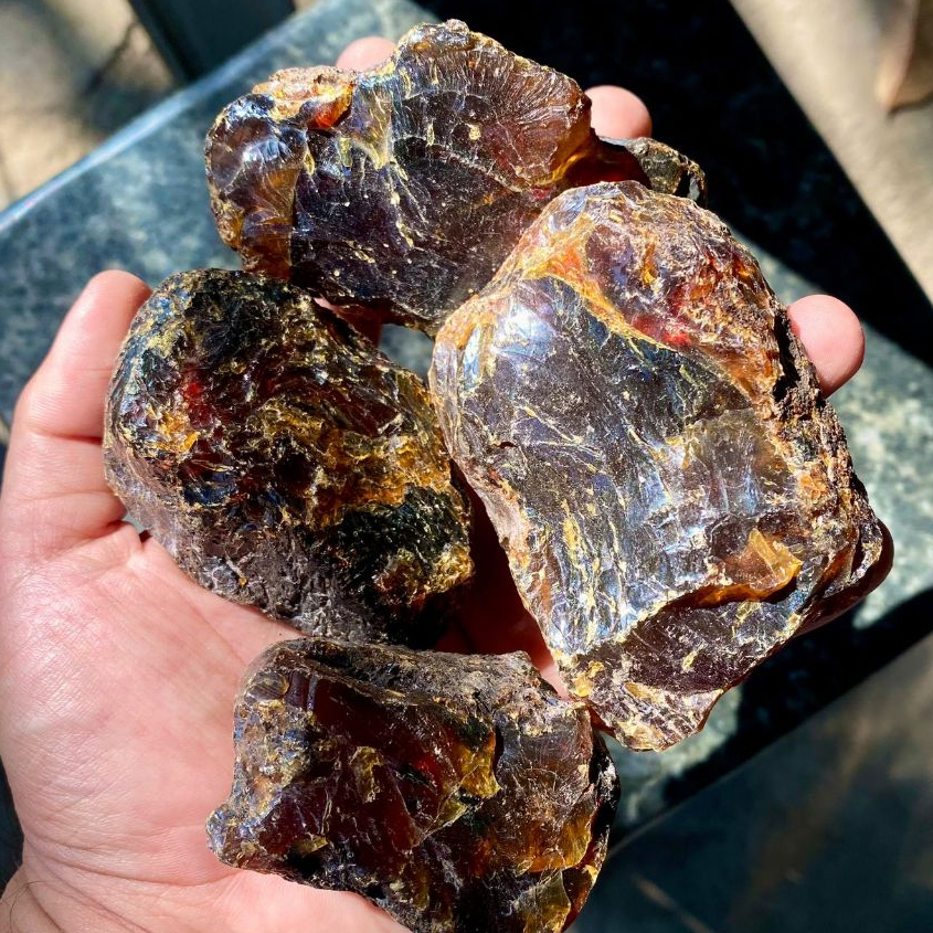 Jual NATURAL - Bongkahan Amber - Bahan Mentah Amber - Batu Getah ...