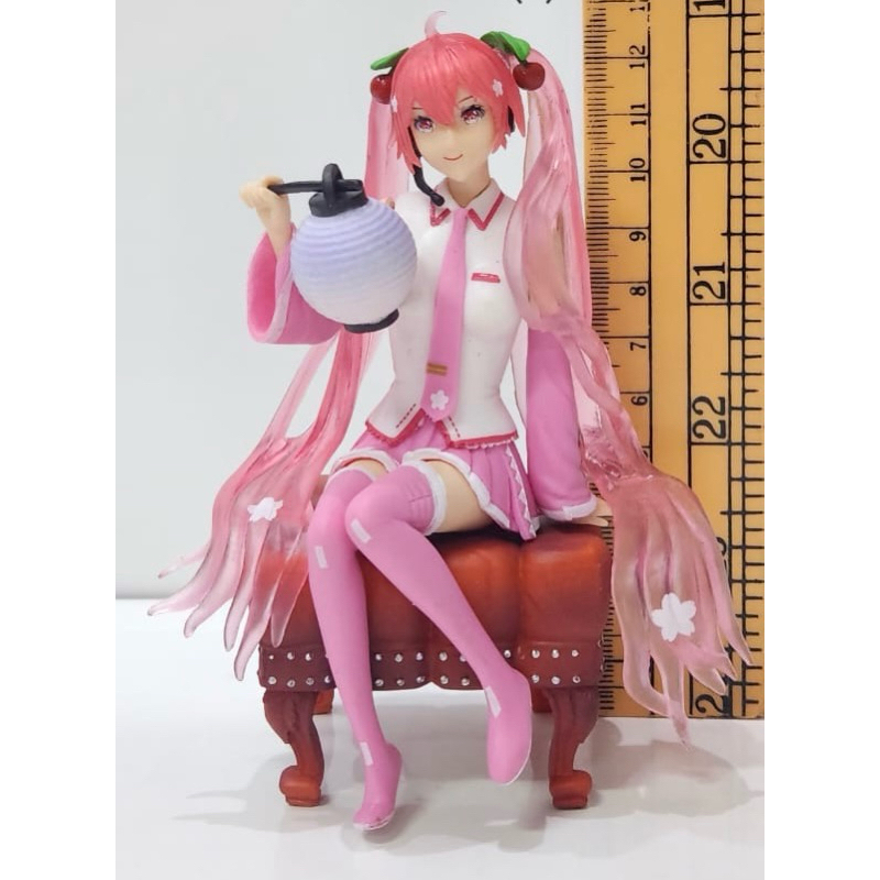 Jual action figure hatsune miku sofa lentera | Shopee Indonesia