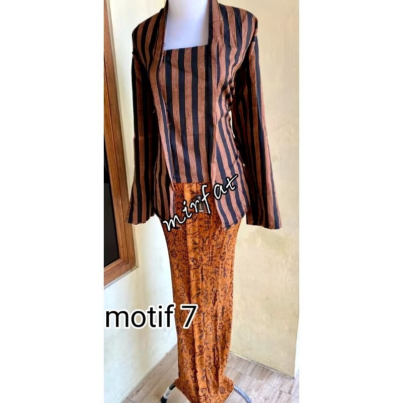 Jual setelan kebaya tradisional (kebaya lurik+rok plisket) | Shopee Indonesia