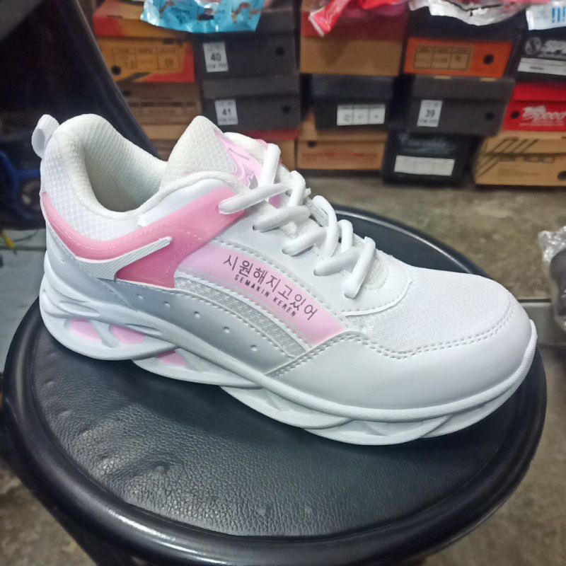 Jual Sepatu Olahraga/Jalan Cewe Putih Model Terbaru, Merk Pro Att ...