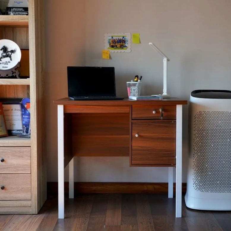 Jual Meja Kerja Unihome MT 85 Kaki Besi & Partikel Board / Meja Kantor ...