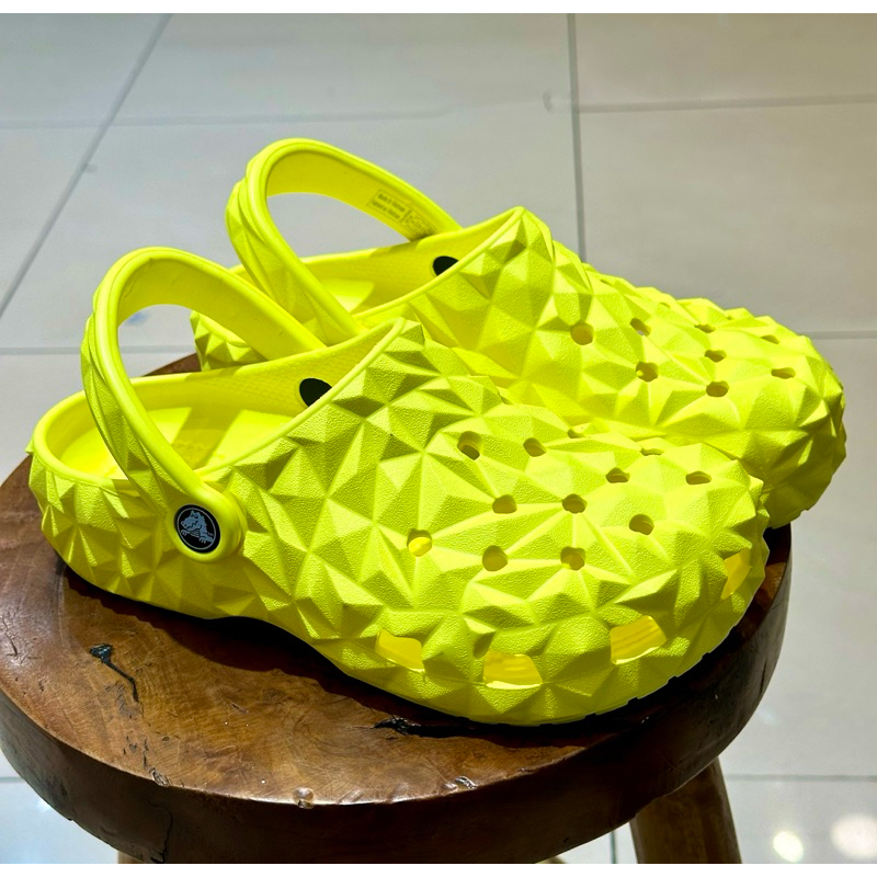 Jual CROCS Geometric Clog UNISEX ORI [READY STOCK] | Shopee Indonesia