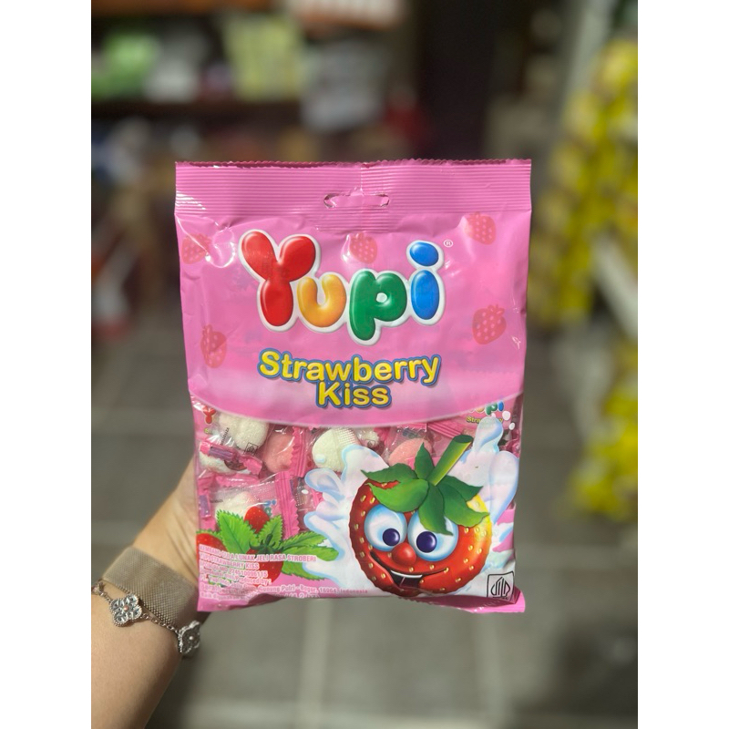 Jual PERMEN YUPI PACK STRAWBERRY KISS 120GR | Shopee Indonesia
